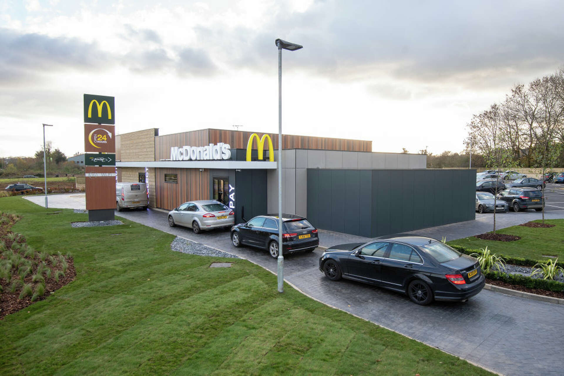 Drive-thrus ranked: Speed, accuracy and number of cars in line