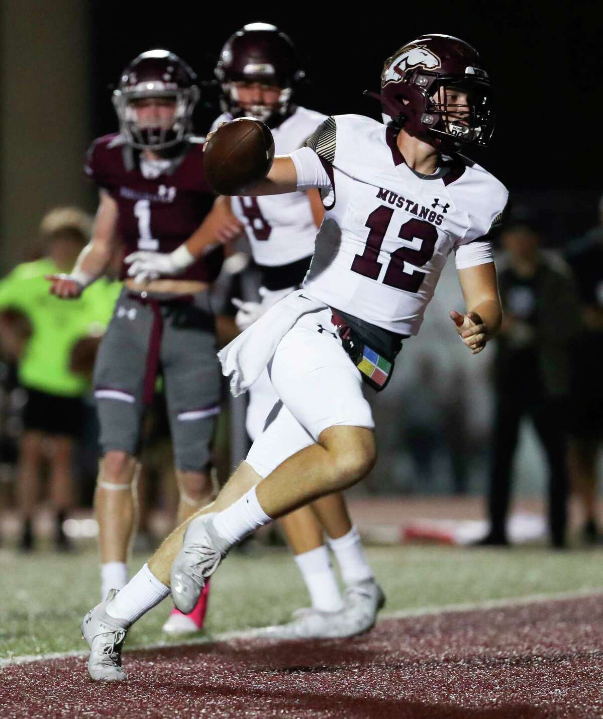Magnolia Bowl stays with Mustangs after 26-21 win at Magnolia