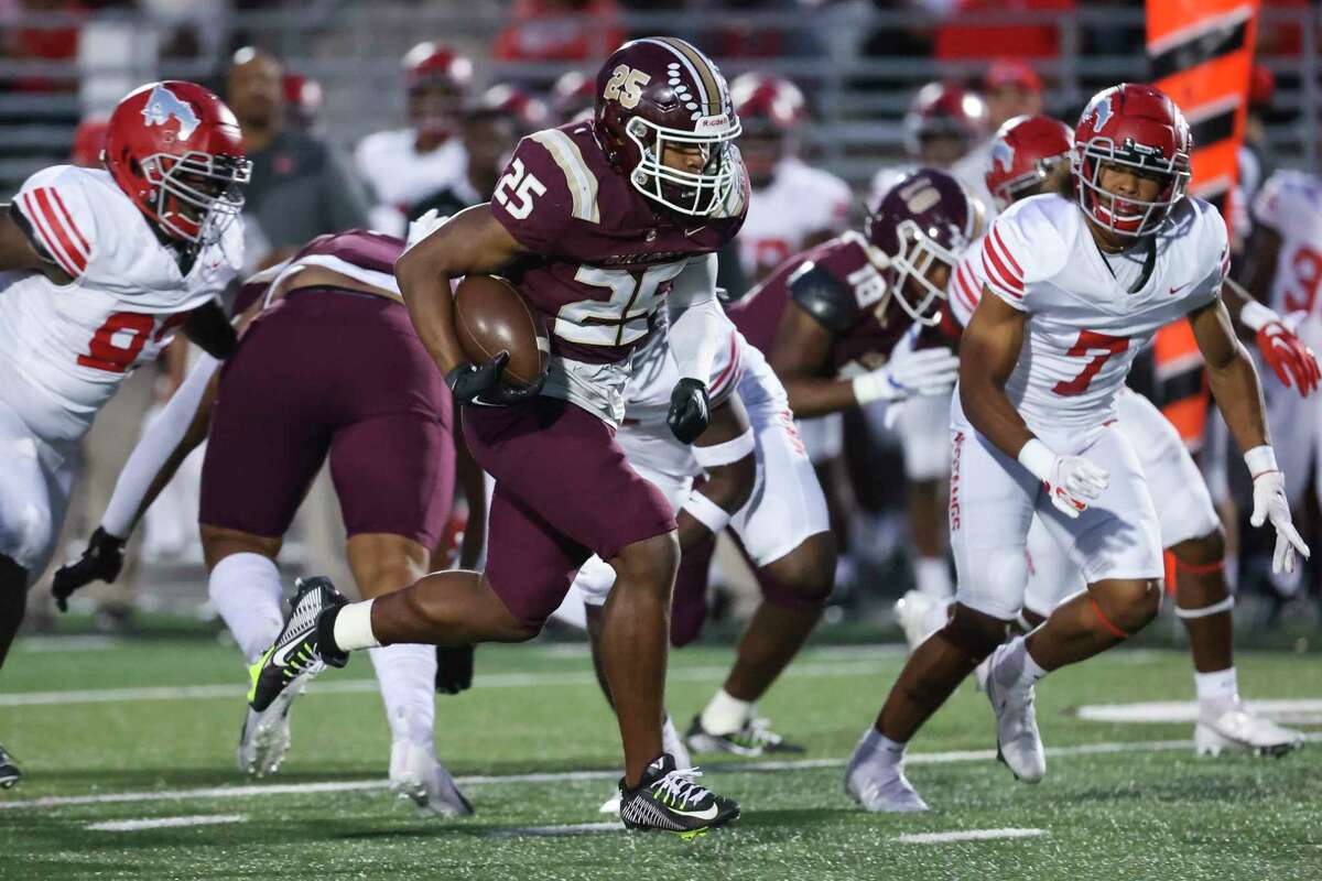 North Shore Mustangs top Summer Creek Bulldogs, remain unbeaten