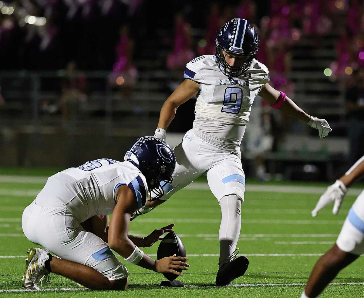 Fort Bend Clements Rangers rally past FB Travis Tigers