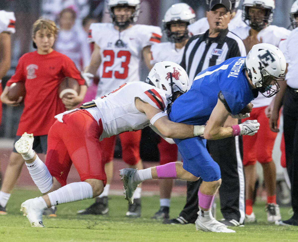 Episcopal Knights cruise past St. John's Mavericks