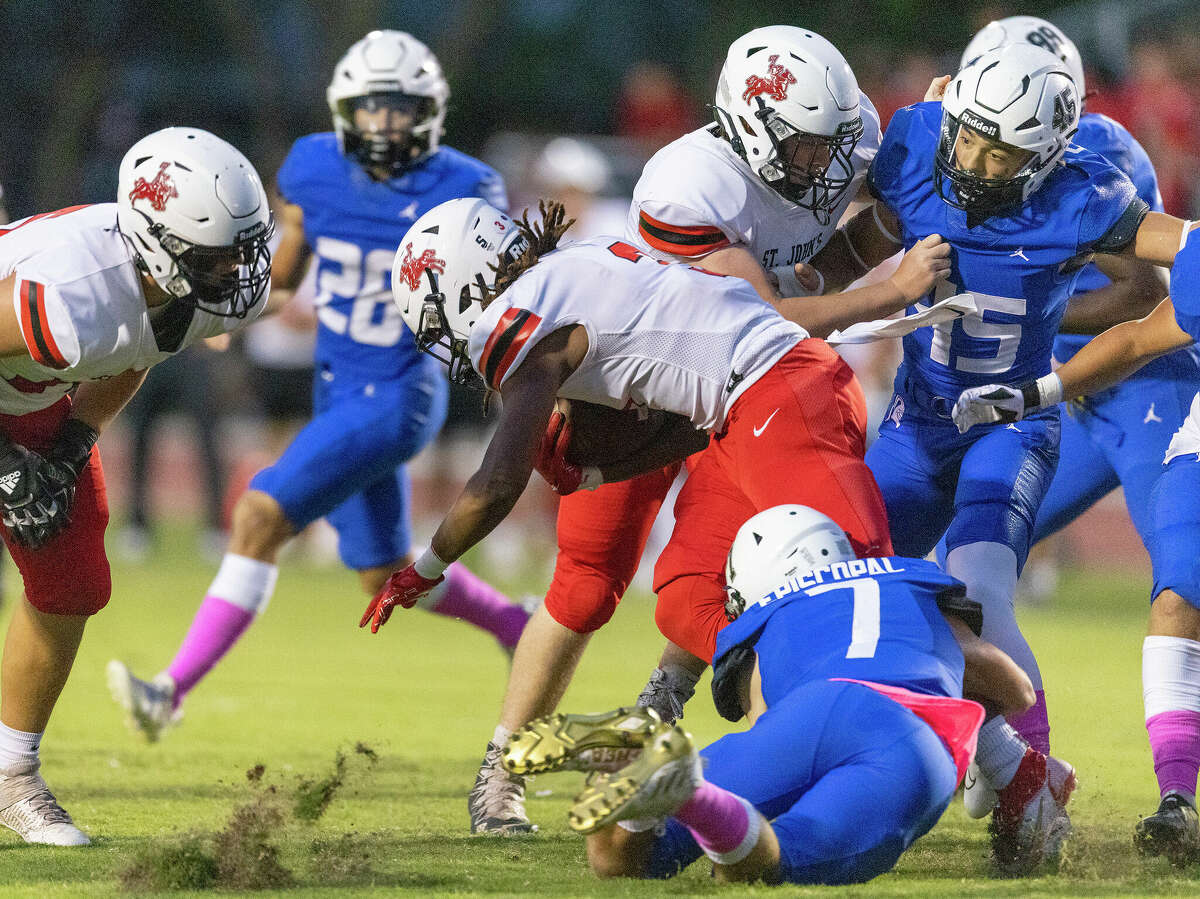 Episcopal Knights cruise past St. John's Mavericks