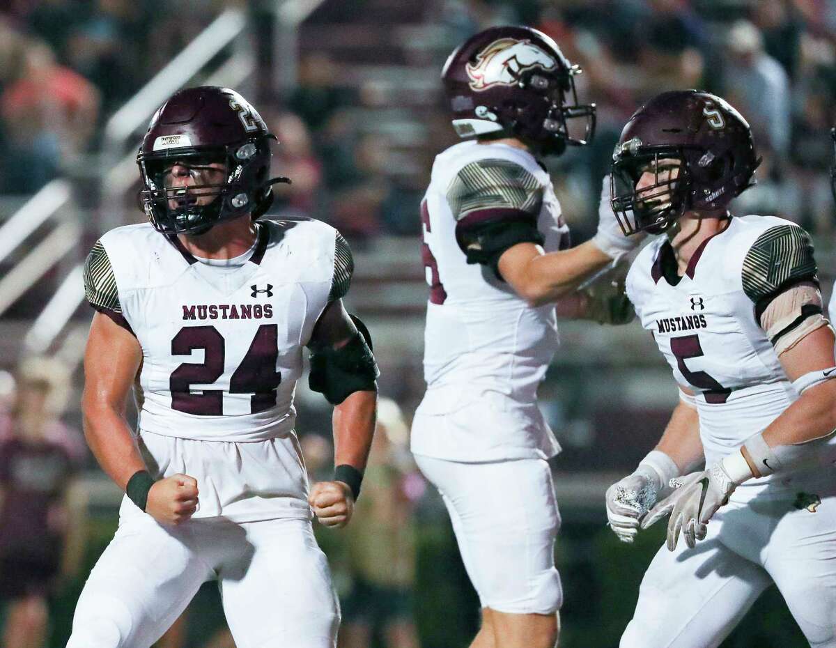 Magnolia Bowl stays with Mustangs after 26-21 win at Magnolia