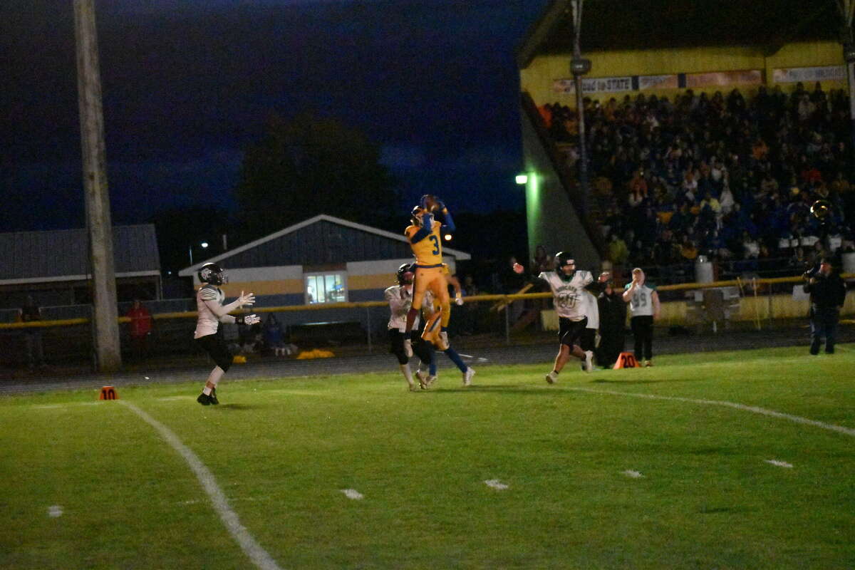 Evart Wildcats football beat Houghton Lake 49-0 on October 7