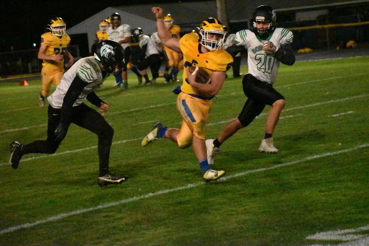 Evart Wildcats football beat Houghton Lake 49-0 on October 7