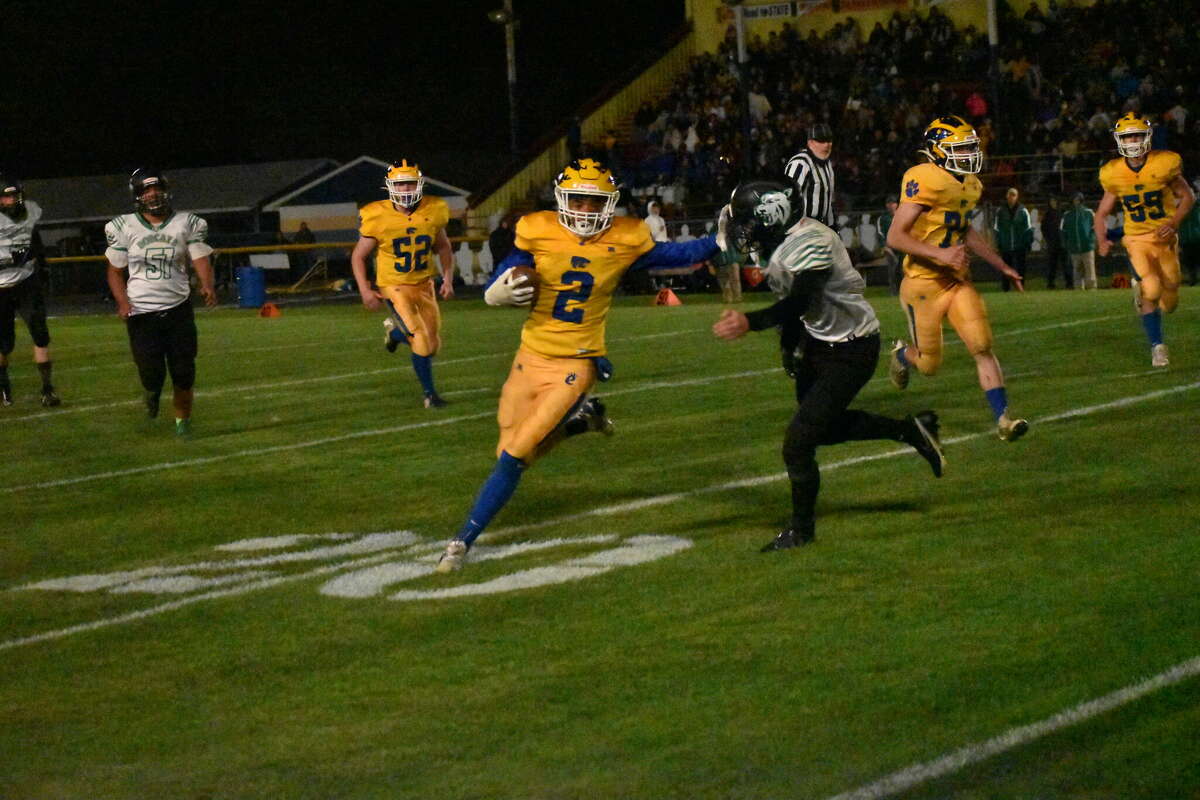 Evart Wildcats football beat Houghton Lake 49-0 on October 7