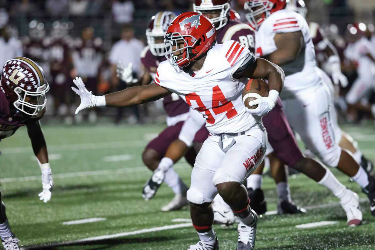 North Shore Mustangs top Summer Creek Bulldogs, remain unbeaten