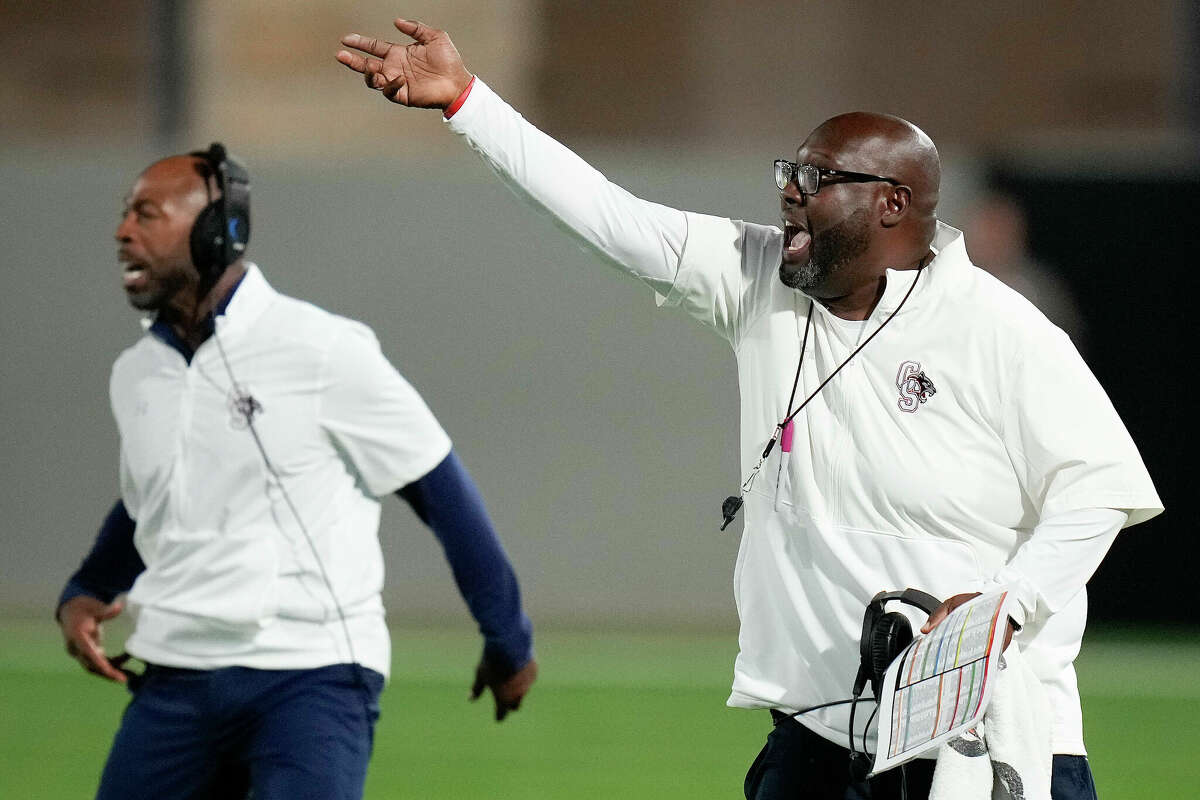 Cypress Lakes Spartans blow past Cypress Springs Panthers