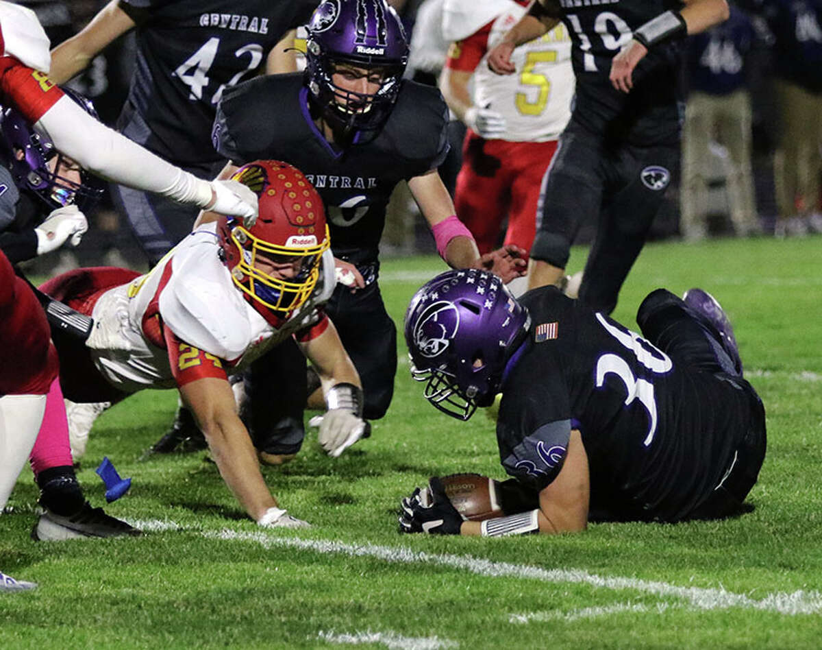Shells unable to finish on road, fall at Breese Central