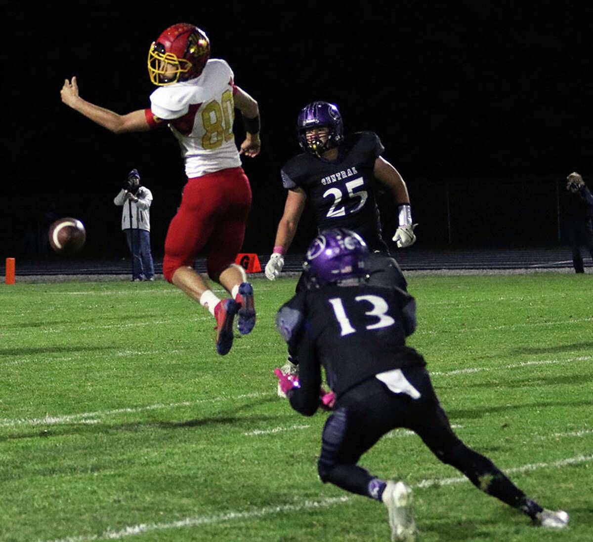 Shells unable to finish on road, fall at Breese Central