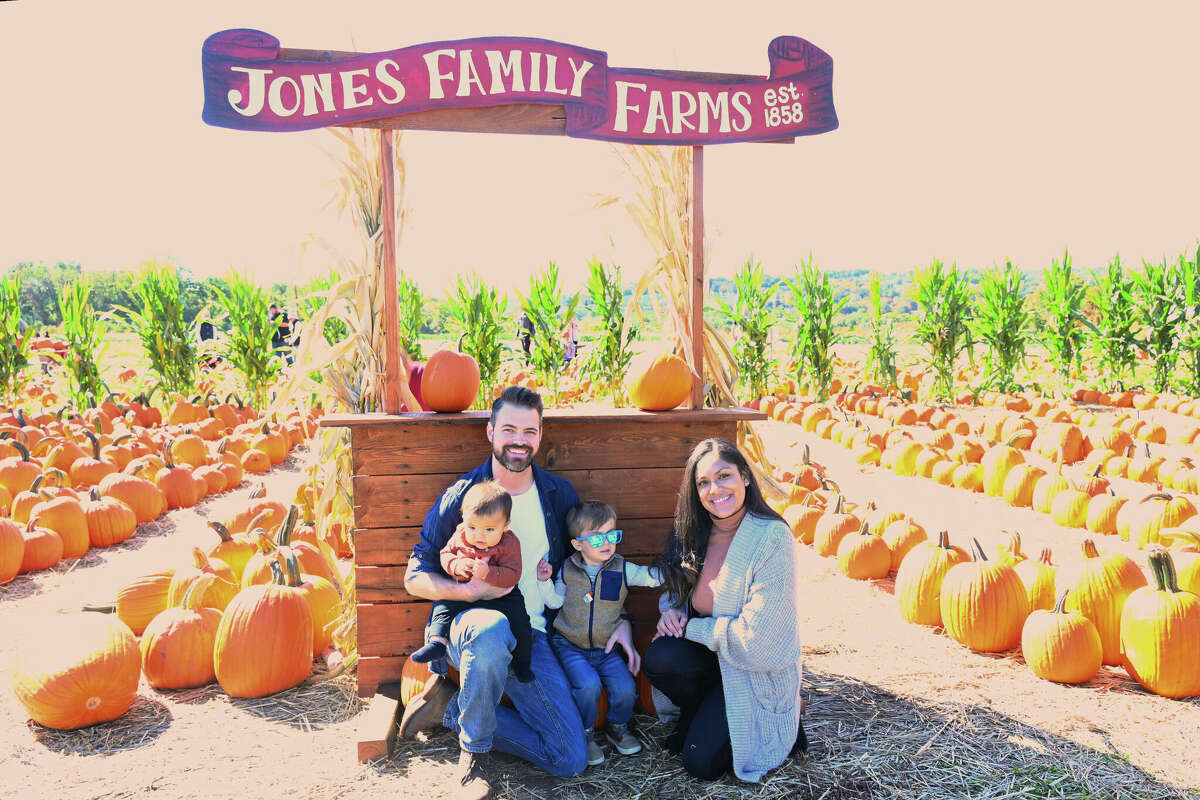 SEEN: Pumpkin Picking at Shelton’s Jones Family Farm 2022