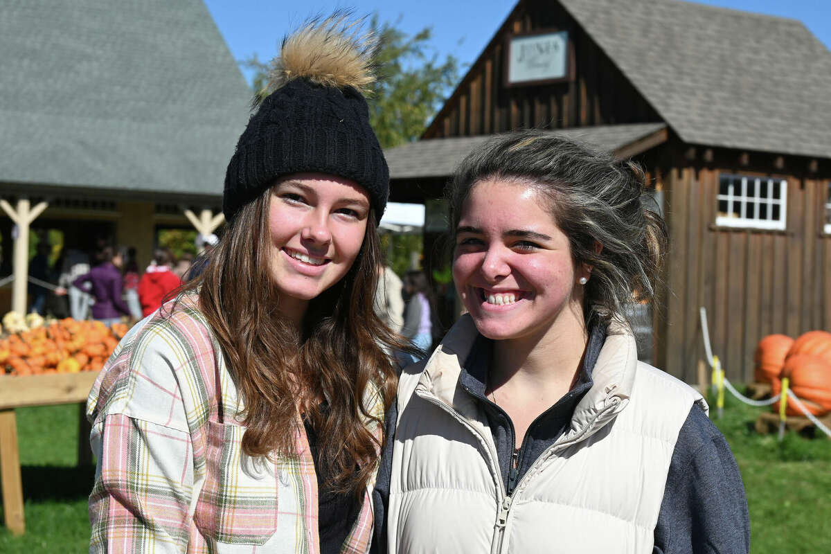 SEEN: Pumpkin Picking at Shelton’s Jones Family Farm 2022