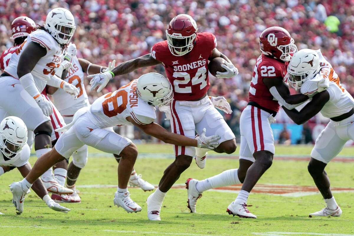 College football: Texas routs Oklahoma in record-setting fashion