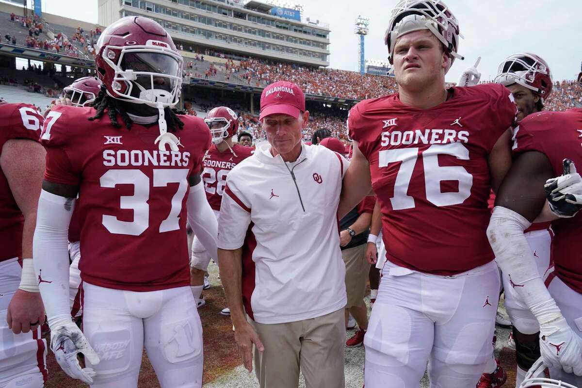 College football: Texas routs Oklahoma in record-setting fashion