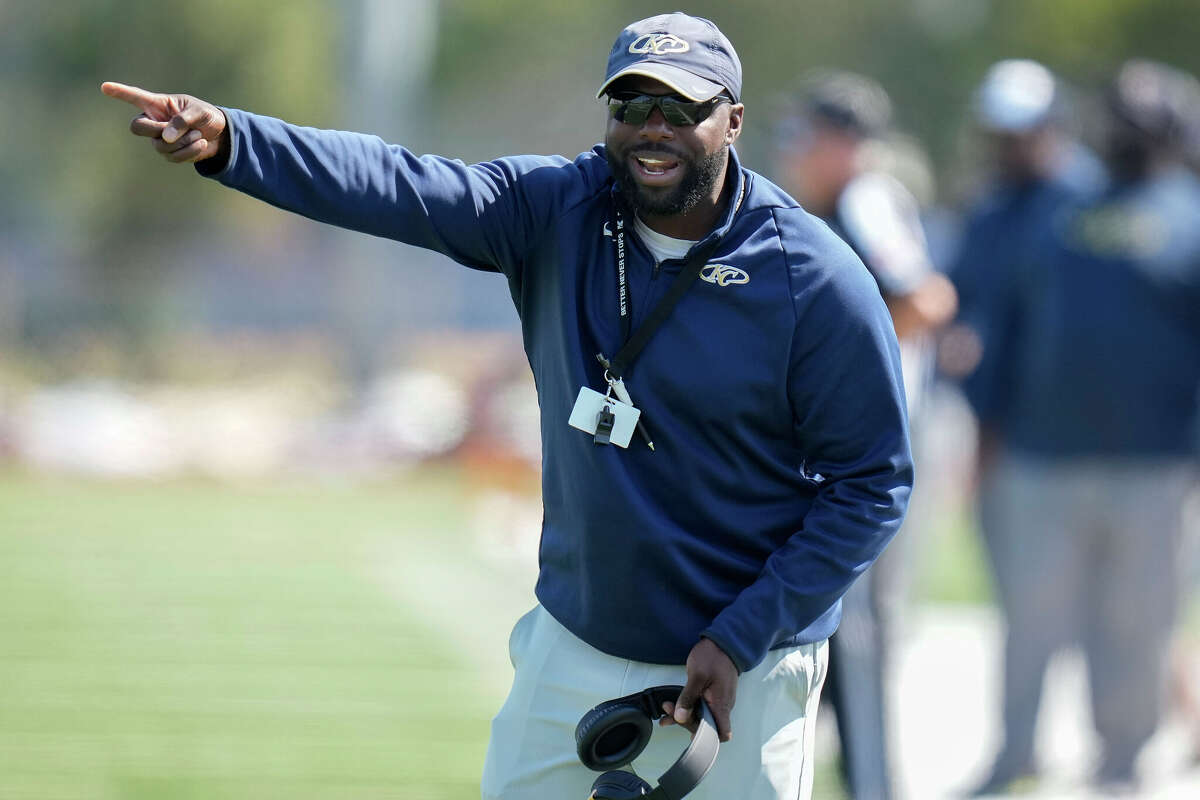 Klein Collins Tigers win shootout over Tomball Memorial Wildcats