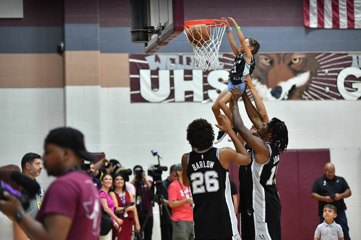San Antonio Spurs give Uvalde a 'day to remember' with open practice at UHS