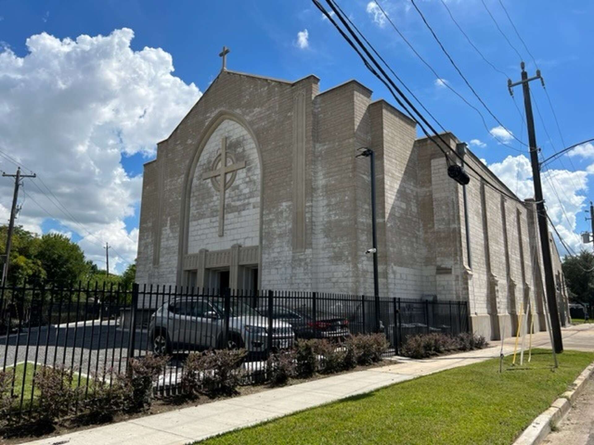 Houston's Church of the Redeemer gets a new life as apartment building ...