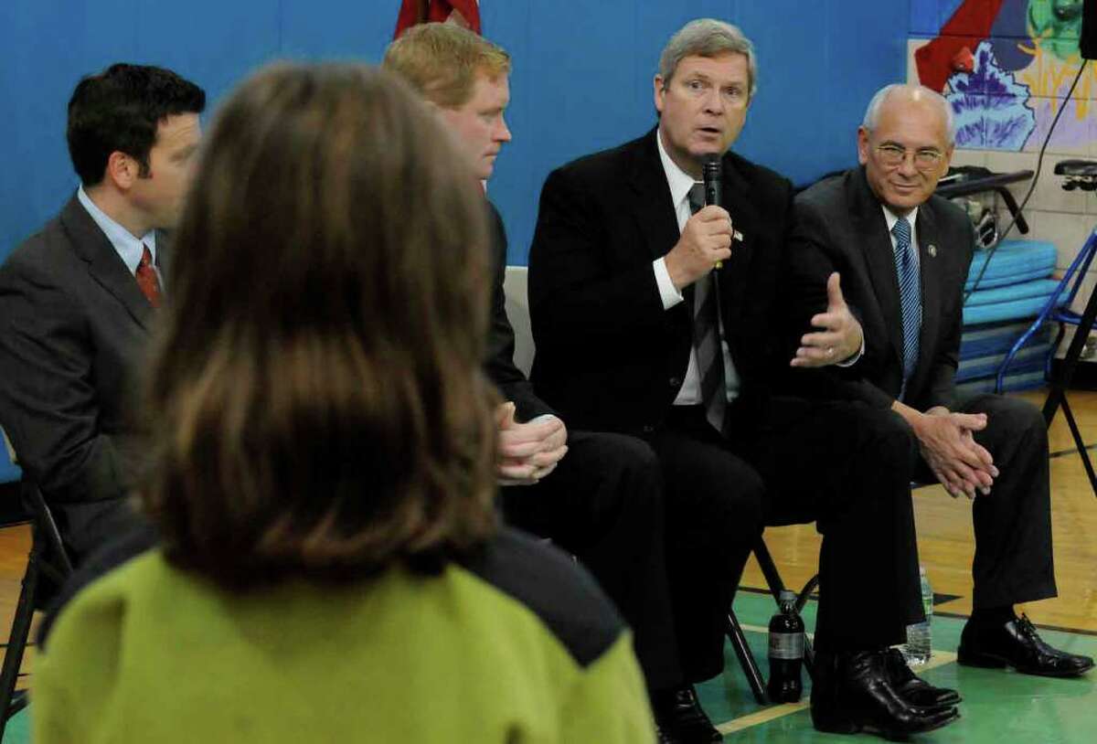 Kids grill U.S. agriculture chief