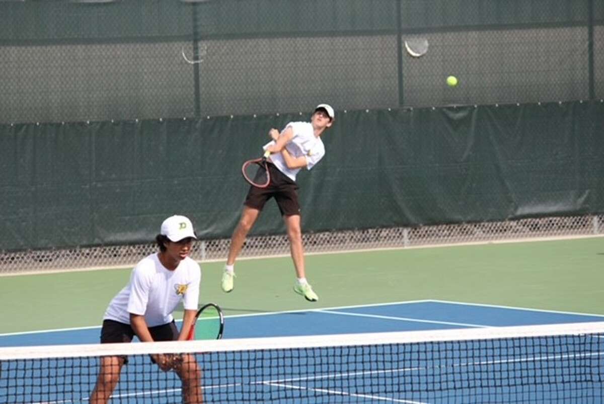 Meet Dow's No. 1 tennis team