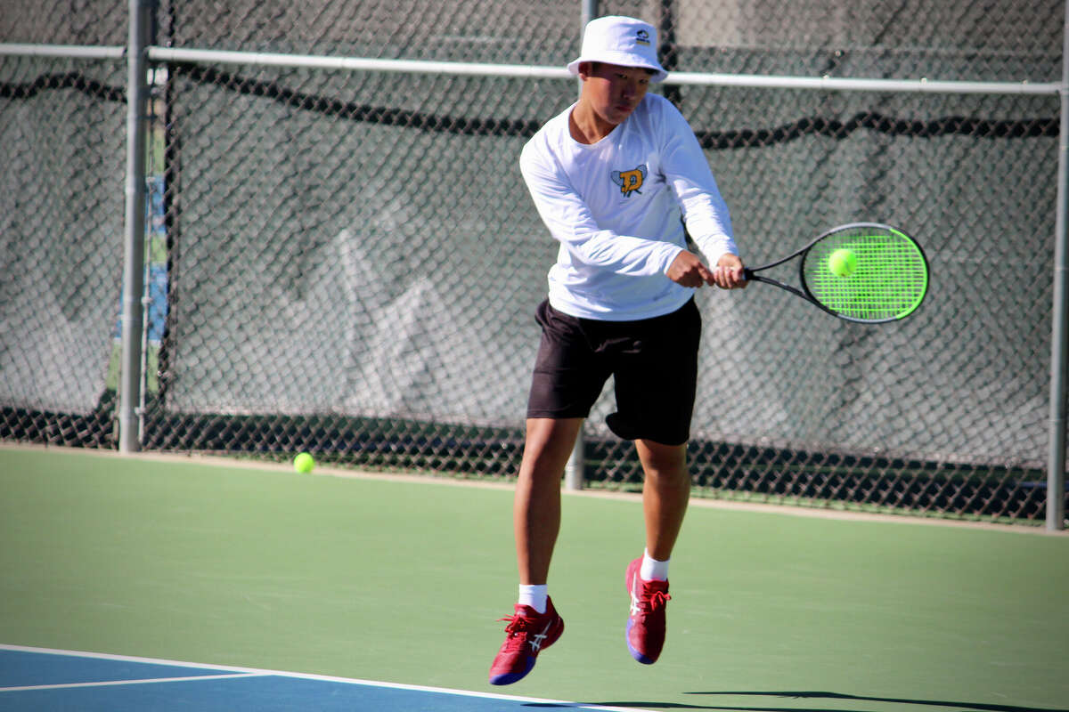 Meet Dow's No. 1 tennis team
