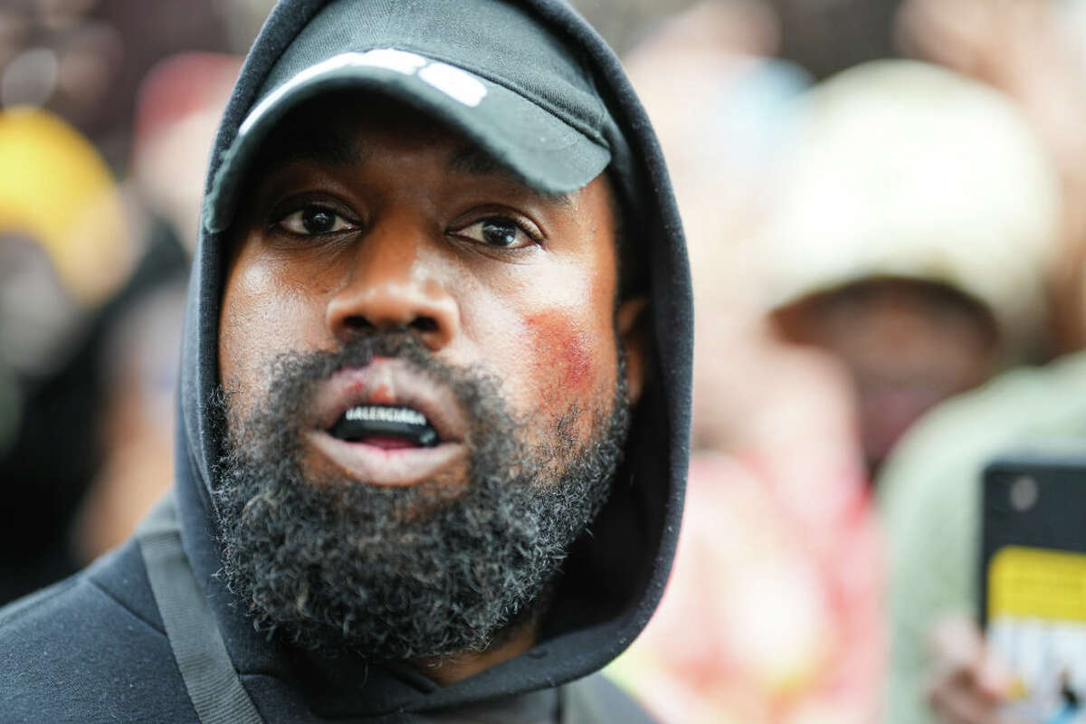 Elon Musk welcomes Kanye West back to Twitter, before lockout