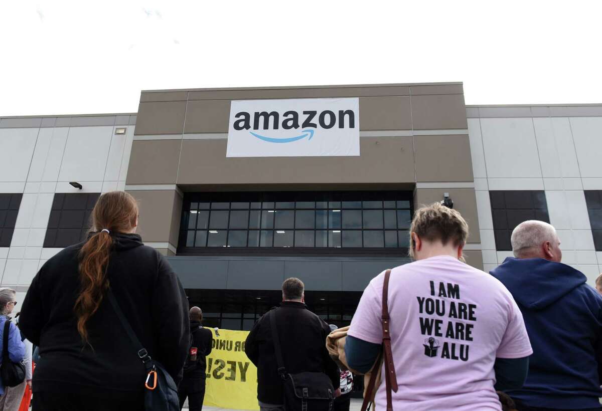 Amazon employees will vote on unionization at Schodack warehouse.