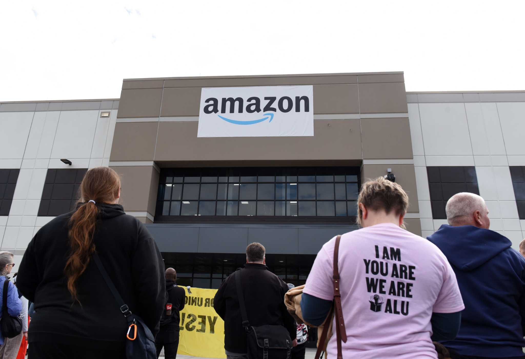 Amazon settles OSHA cases over worker injuries