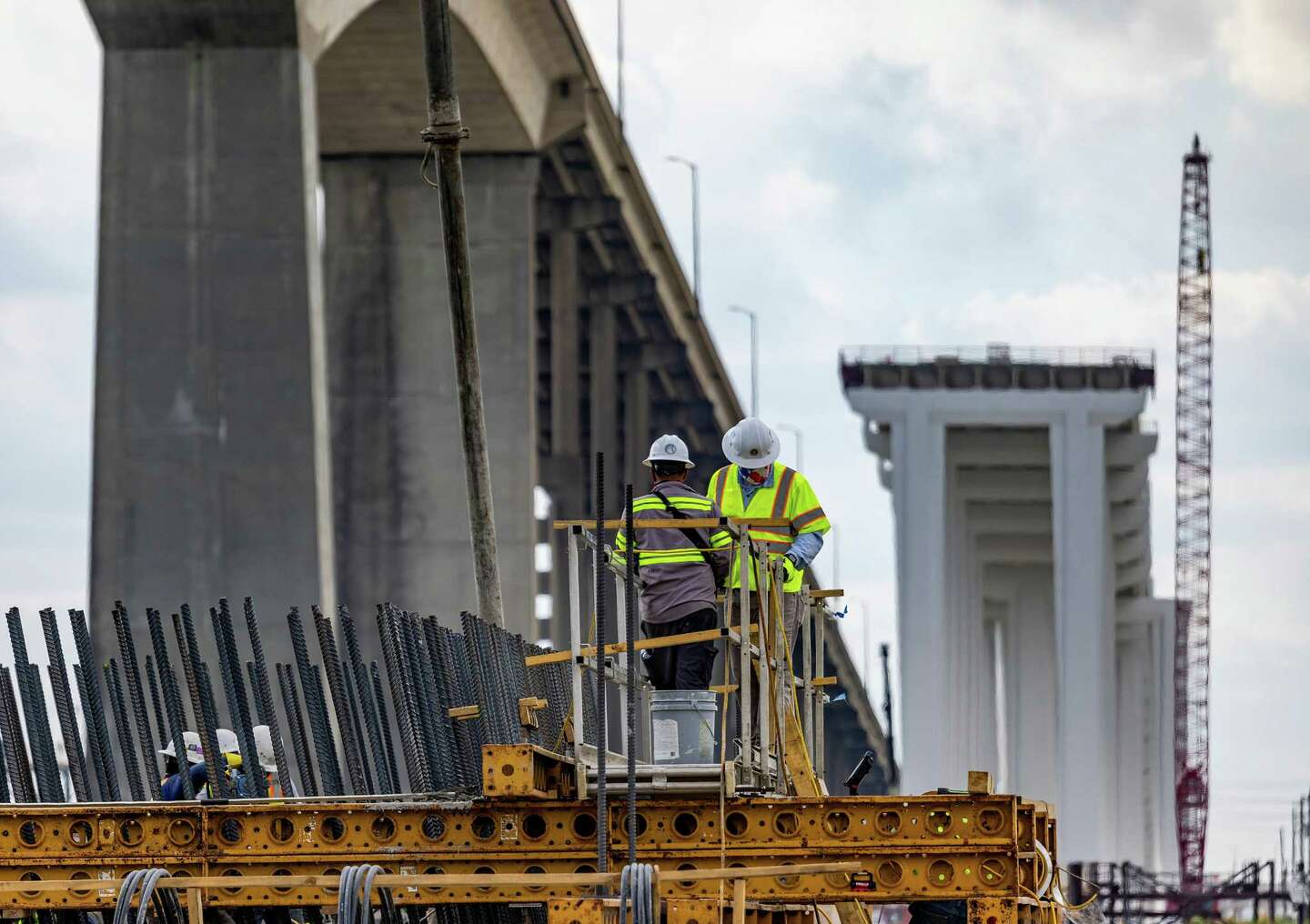 New $1.3B Houston Ship Channel Bridge resumes work