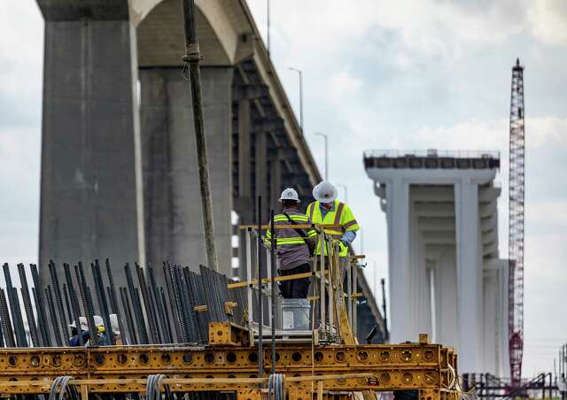 New $1.3B Houston Ship Channel Bridge resumes work