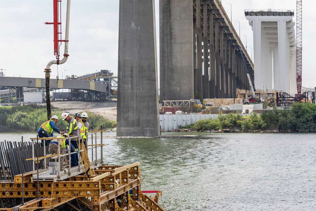 New $1.3B Houston Ship Channel Bridge resumes work