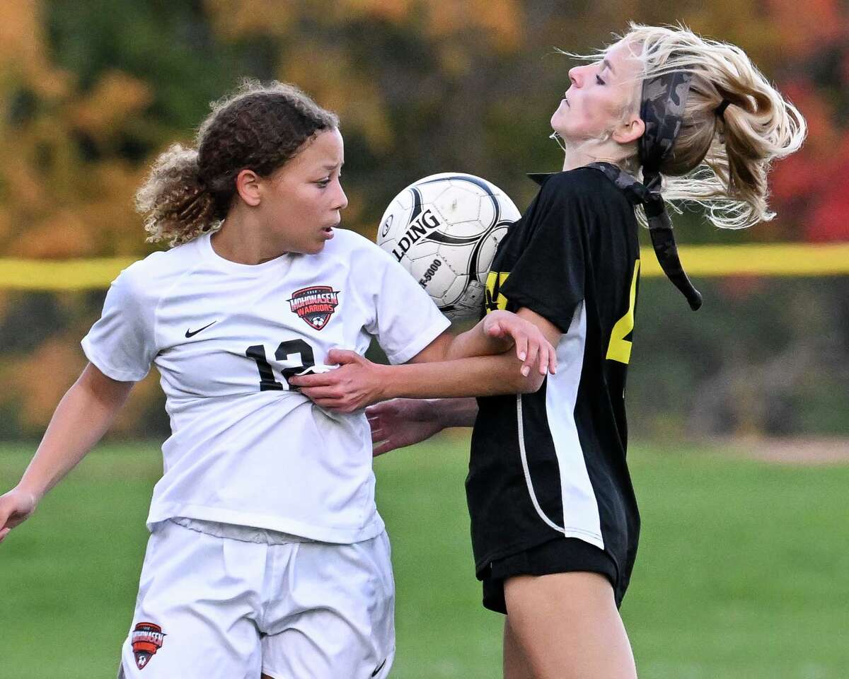 Voorheesville girls' soccer sets up for sectionals, tops Mohonasen