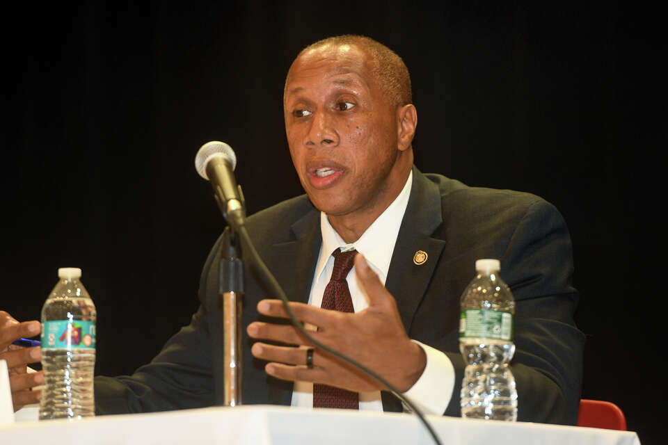 Roderick Porter named new Bridgeport police chief