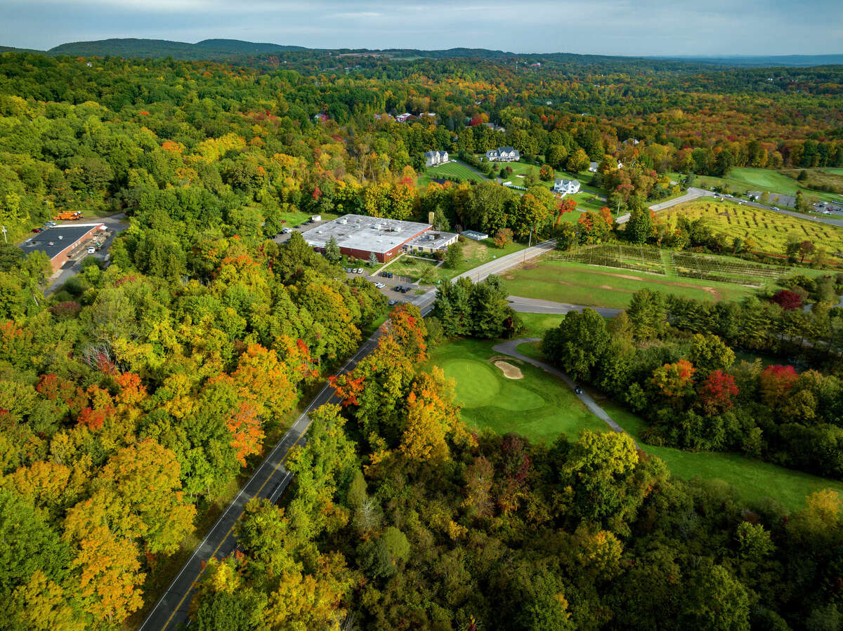 Where to catch peak foliage in Connecticut this weekend