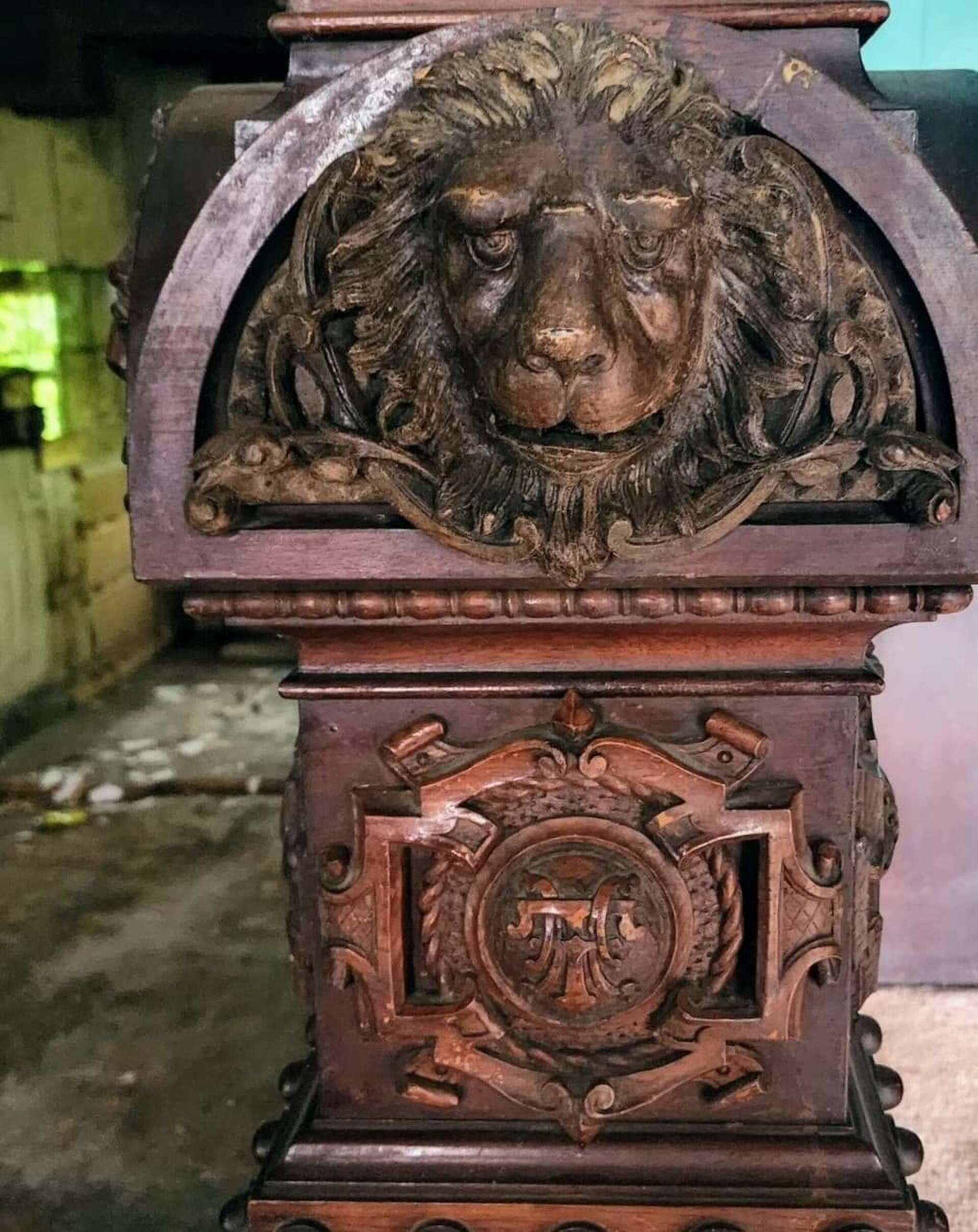 Houston couple on mission to save 1930s castle in Santa Fe, Texas