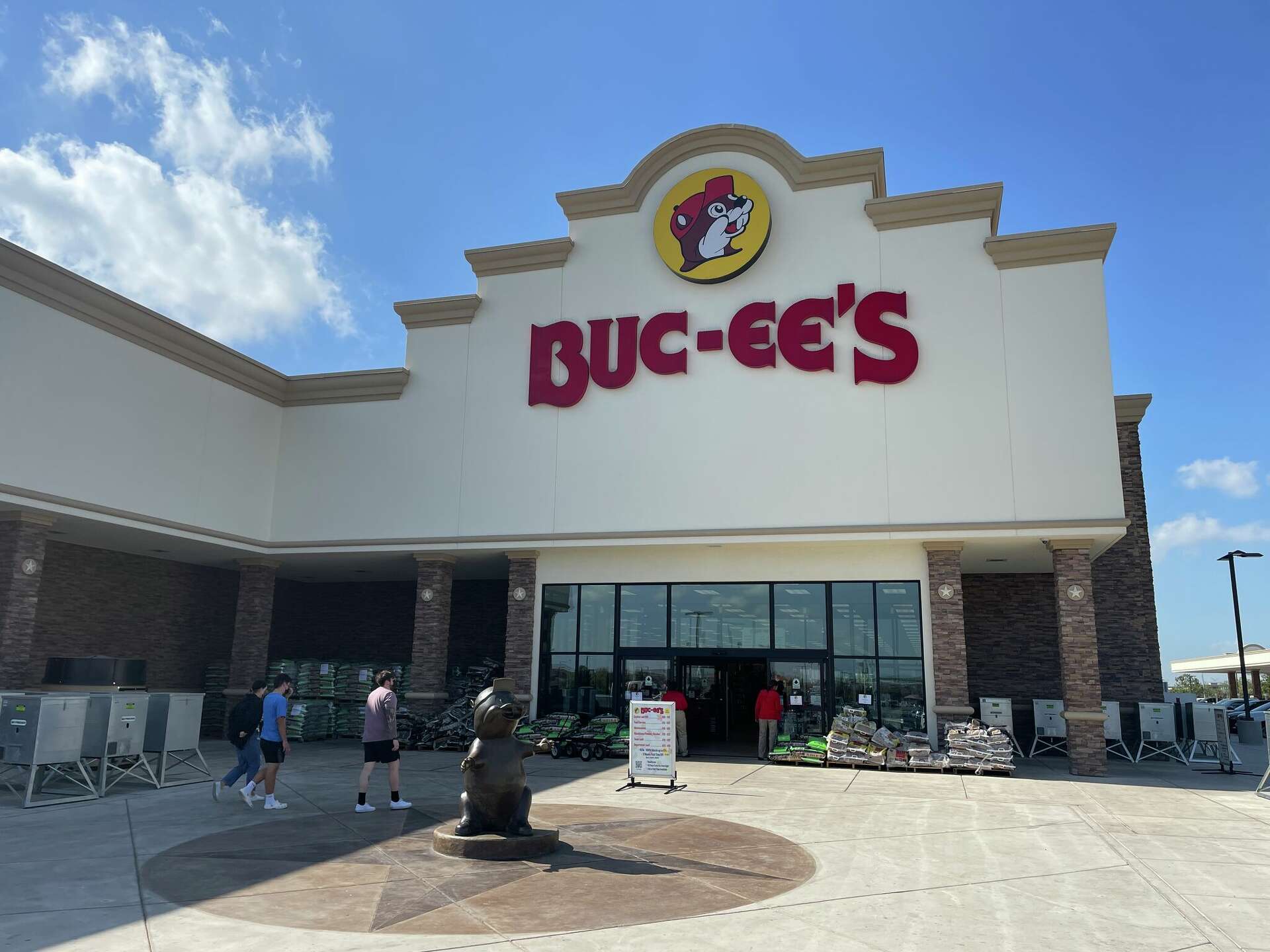 Buc-ee's stores are the new malls for locals, visitors alike