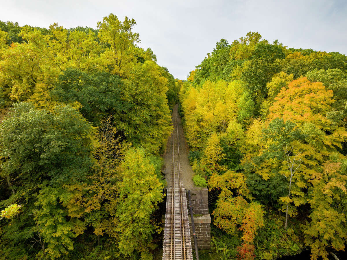 7 scenic drives in Connecticut to view fall foliage