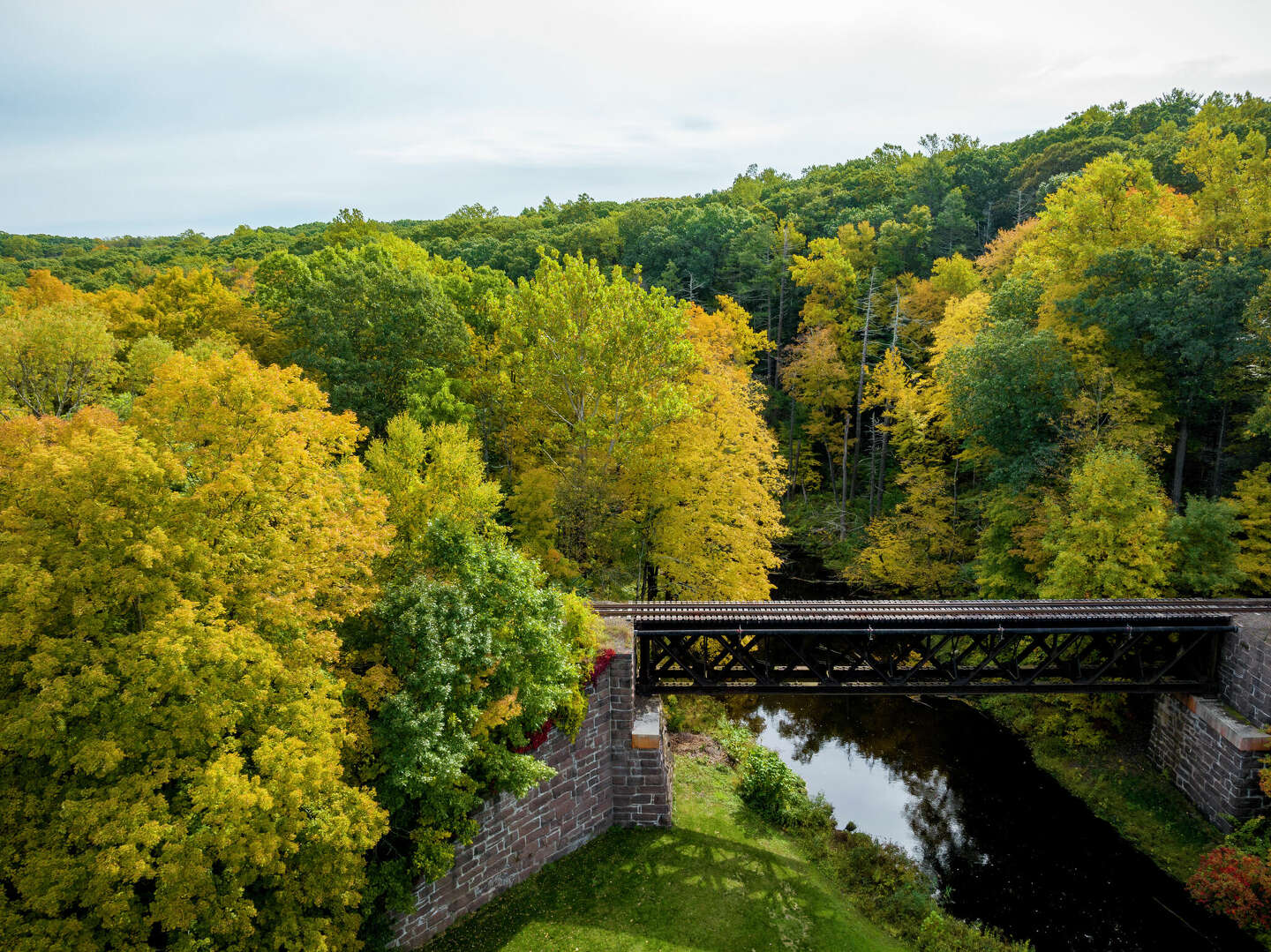 7 scenic drives in Connecticut to view fall foliage