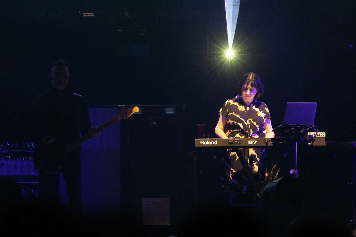 Fans 'get on their knees and pray' at SF Chase Center concert