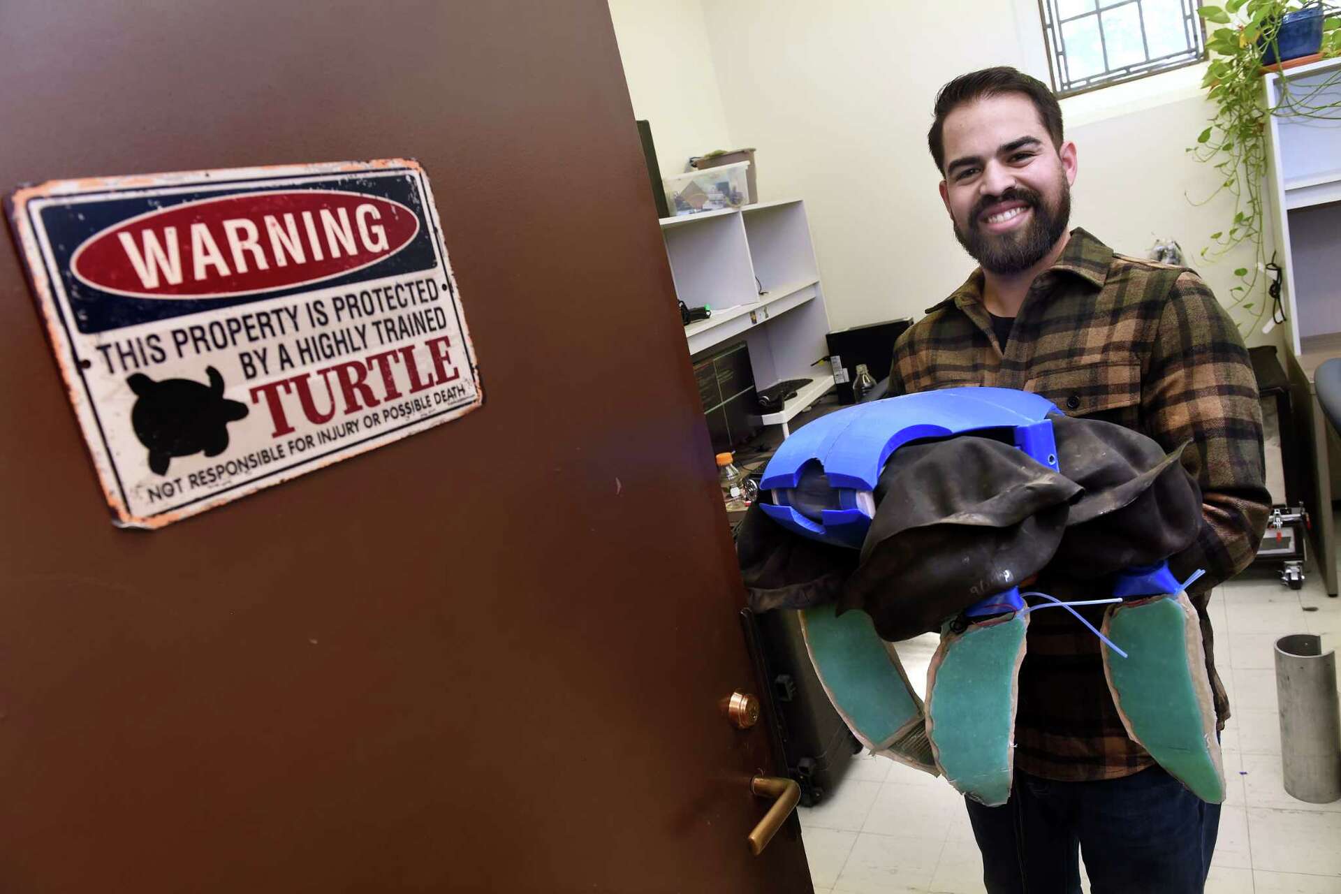 Yale researchers create Amphibious Robotic Turtle with morphing limbs