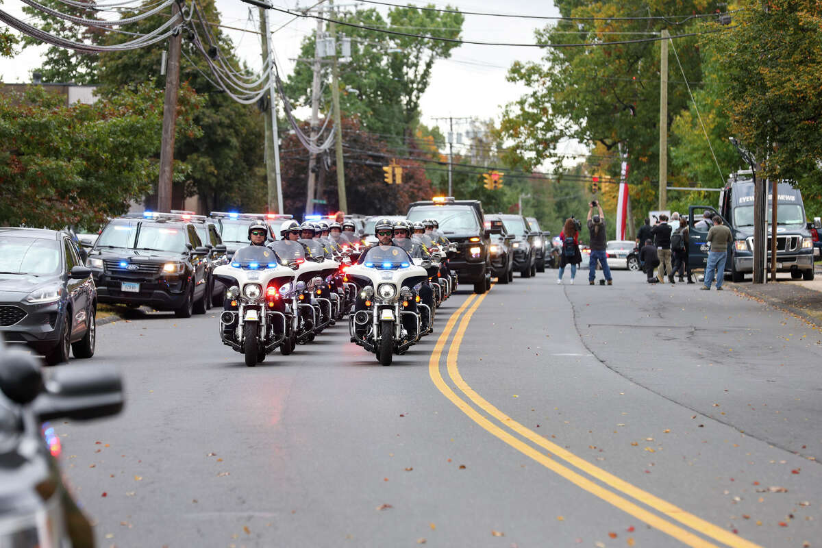 Officials: Bristol cops killed may have been lured to ambush