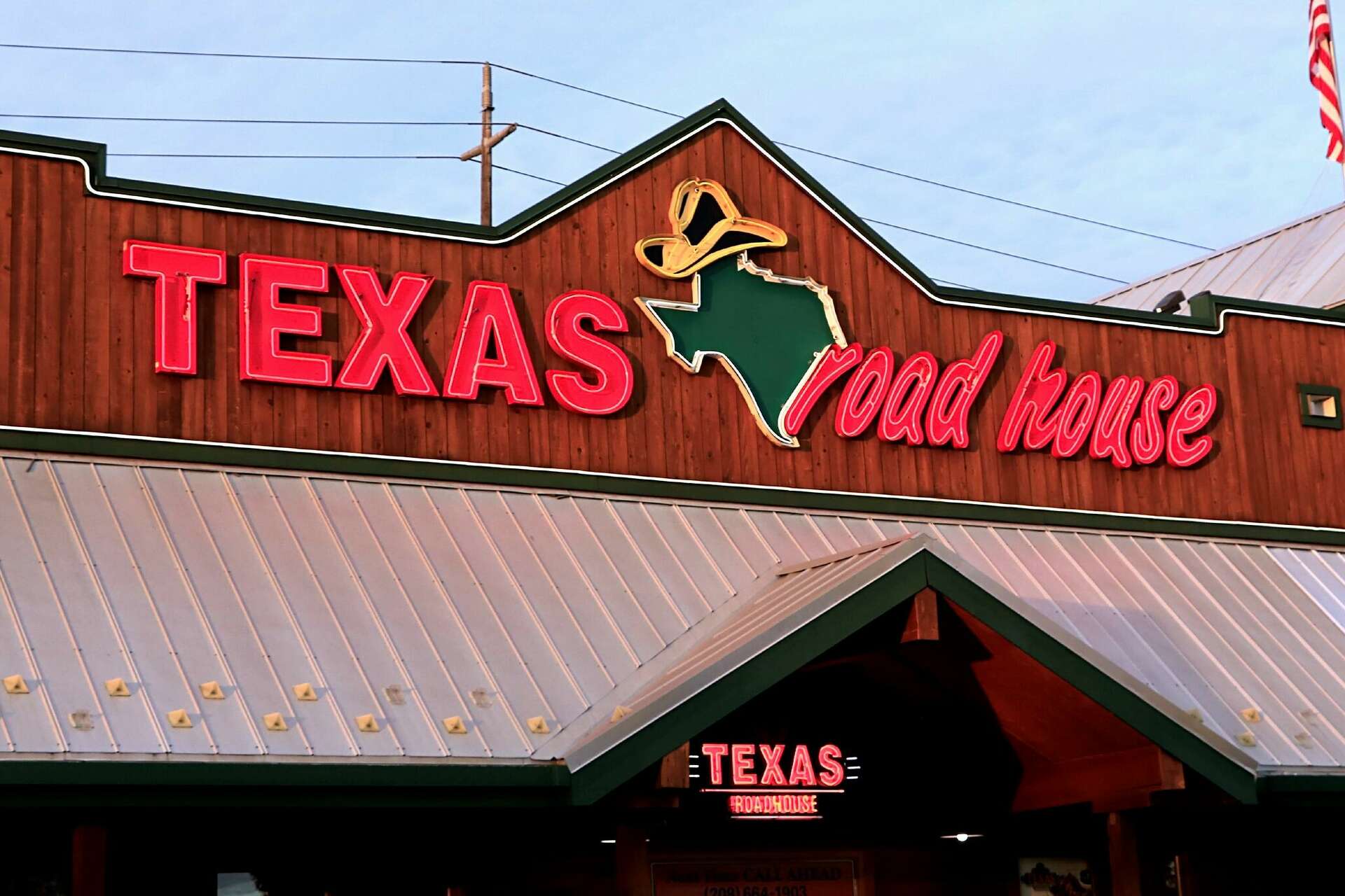 Texas Roadhouse beats Olive Garden as largest US casual dining chain