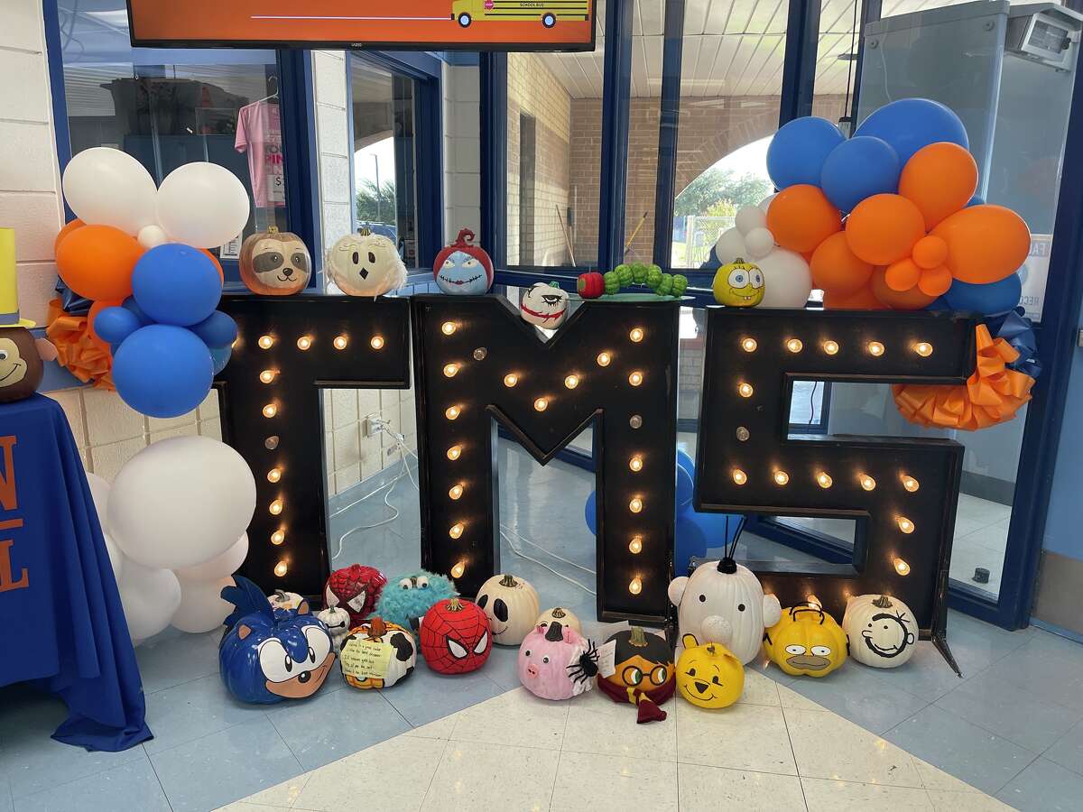 Laredo middle school aims to continue high expectations with SBDM meeting