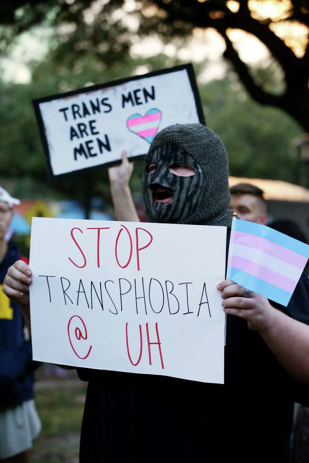 Matt Walsh at UH: Hundreds attend, trans rights allies protest