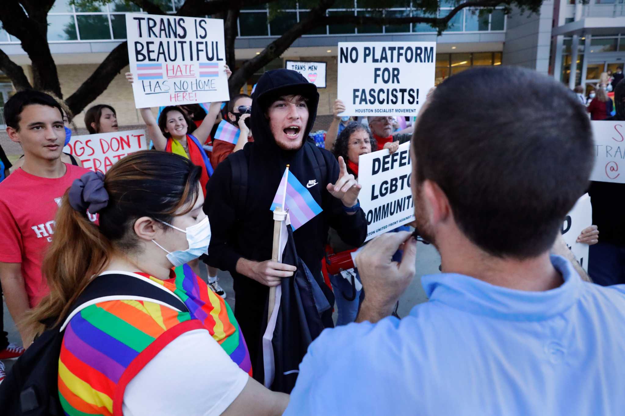 Matt Walsh at UH: Hundreds attend, trans rights allies protest