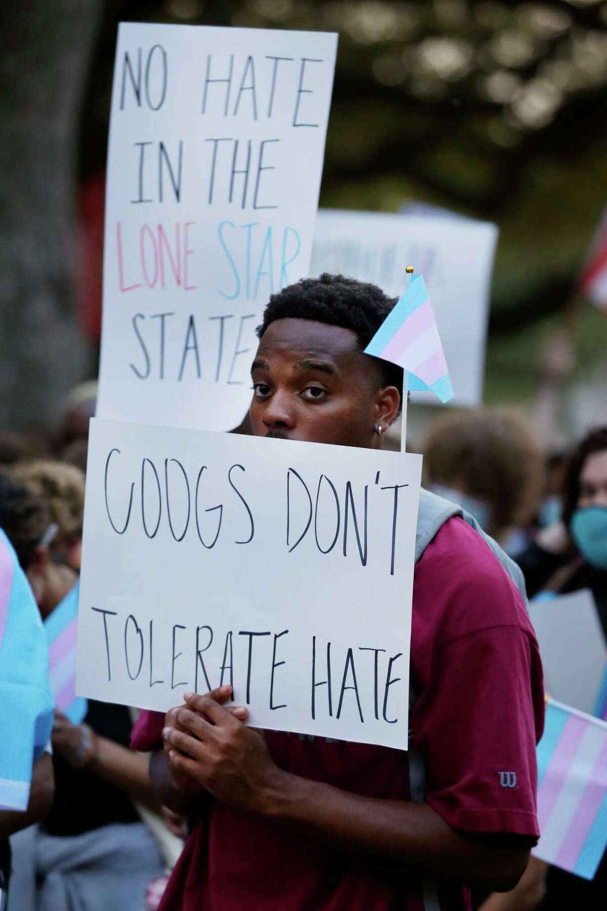 Matt Walsh at UH: Hundreds attend, trans rights allies protest