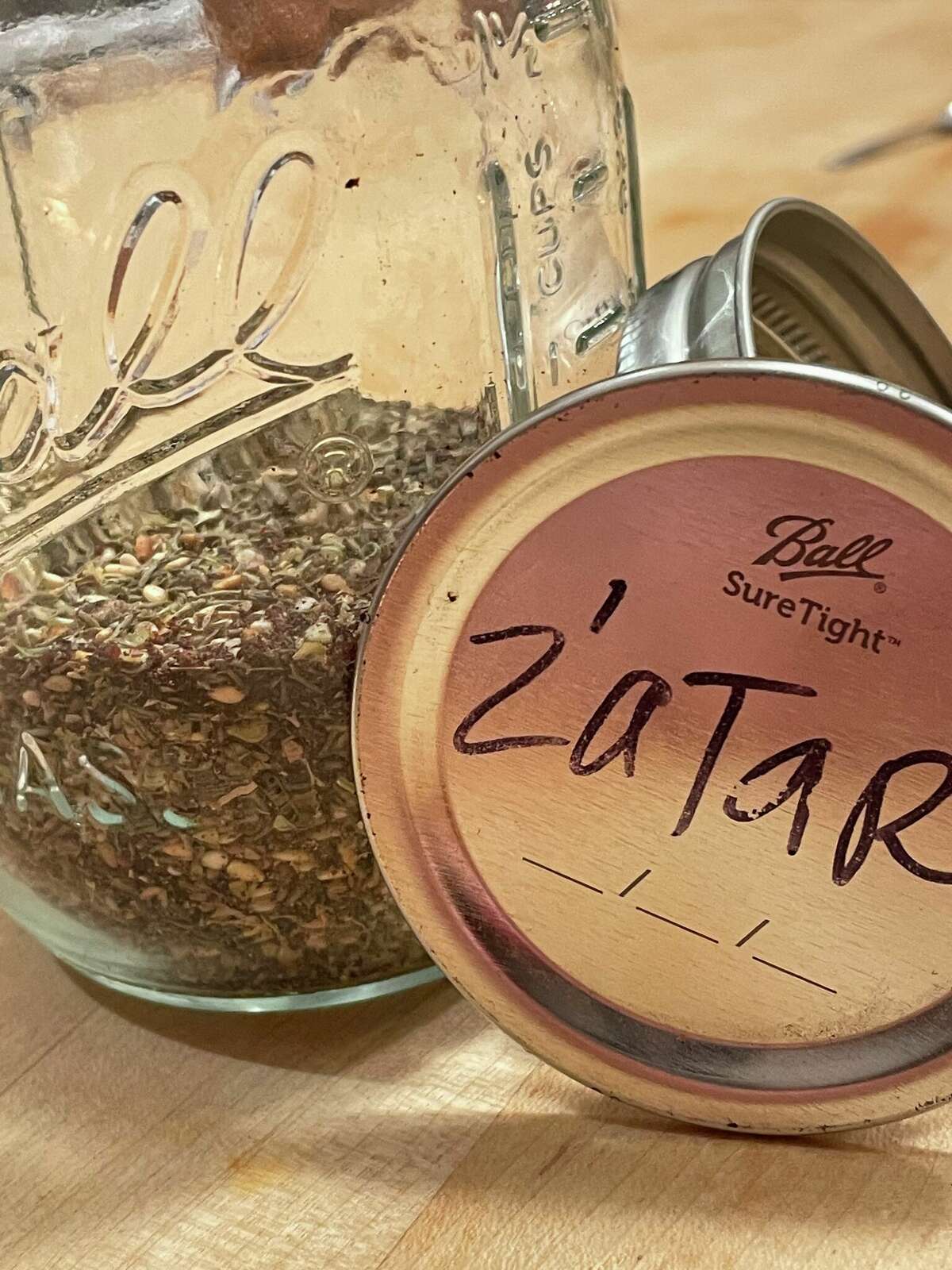 Za'atar spice blend to make at home, enjoy with chicken, hash