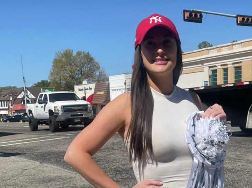 Kacey Musgraves shouts out massive Texas homecoming mums