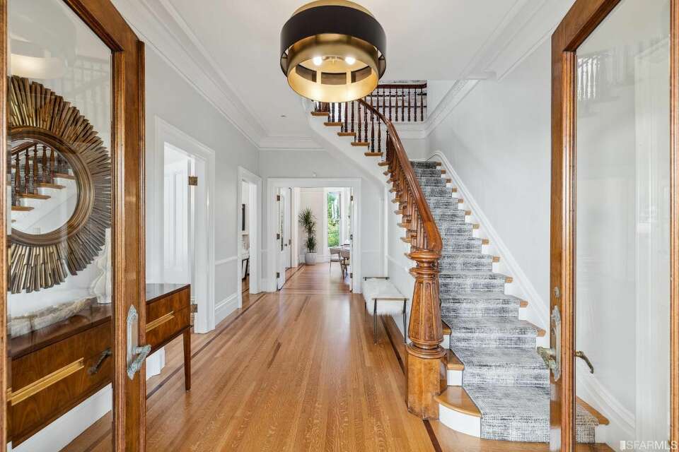 Burr House on one of largest San Francisco parcels for sale