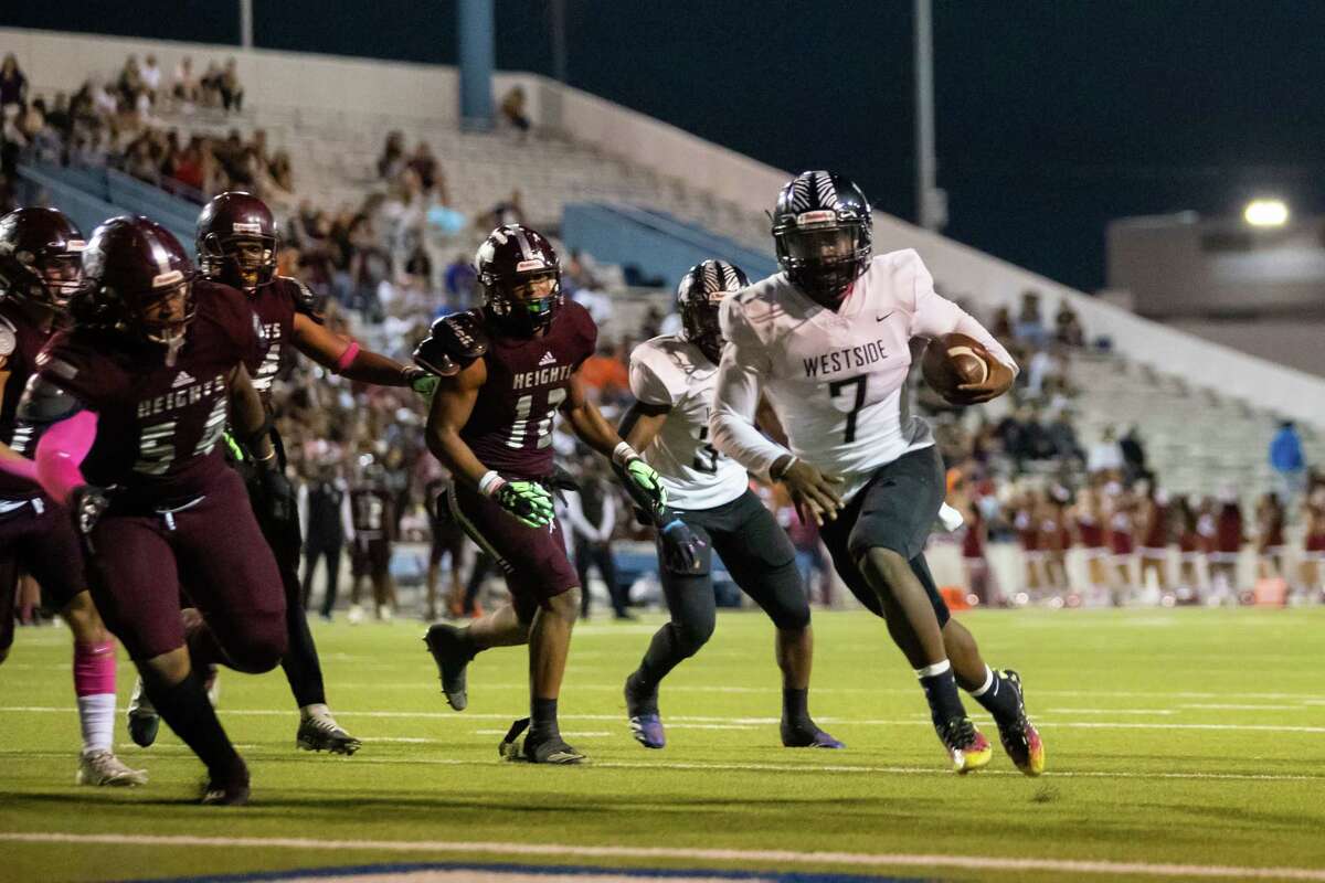 Heights Bulldogs hold off Westside Wolves