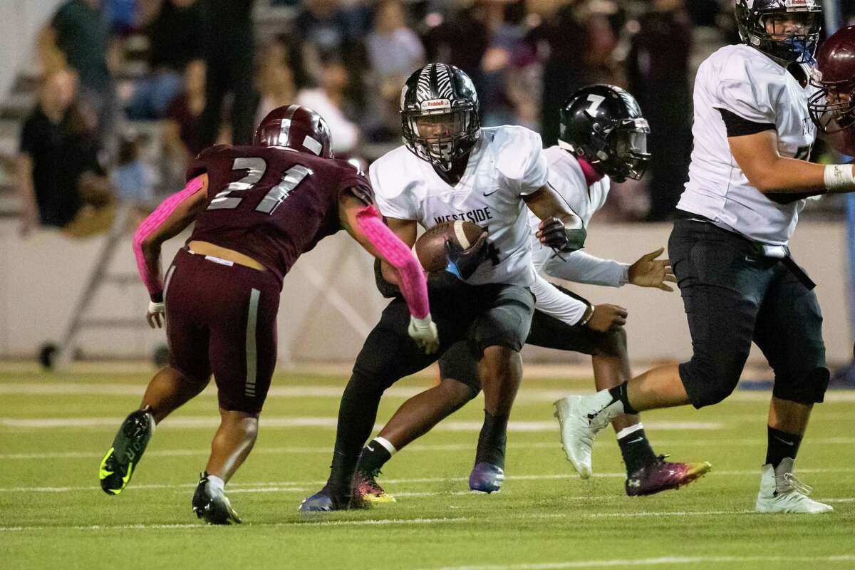 Heights Bulldogs hold off Westside Wolves